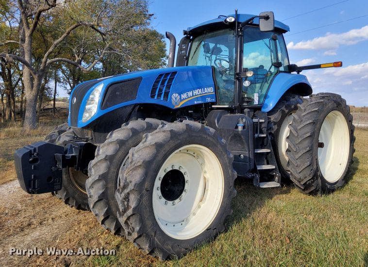 Tractor Zoom - 2012 New Holland T8.275