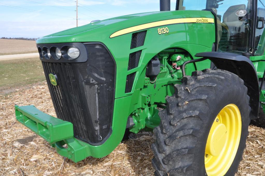 Tractor Zoom - 2006 John Deere 8130