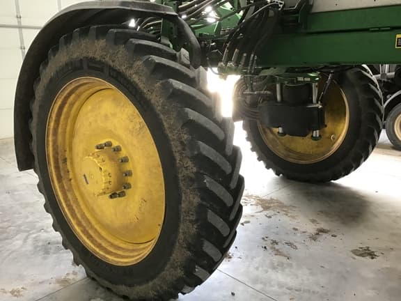 Tractor Zoom - 2019 John Deere R4044