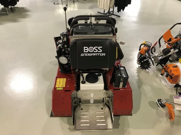 Tractor Zoom - 2023 Boss SnowRator