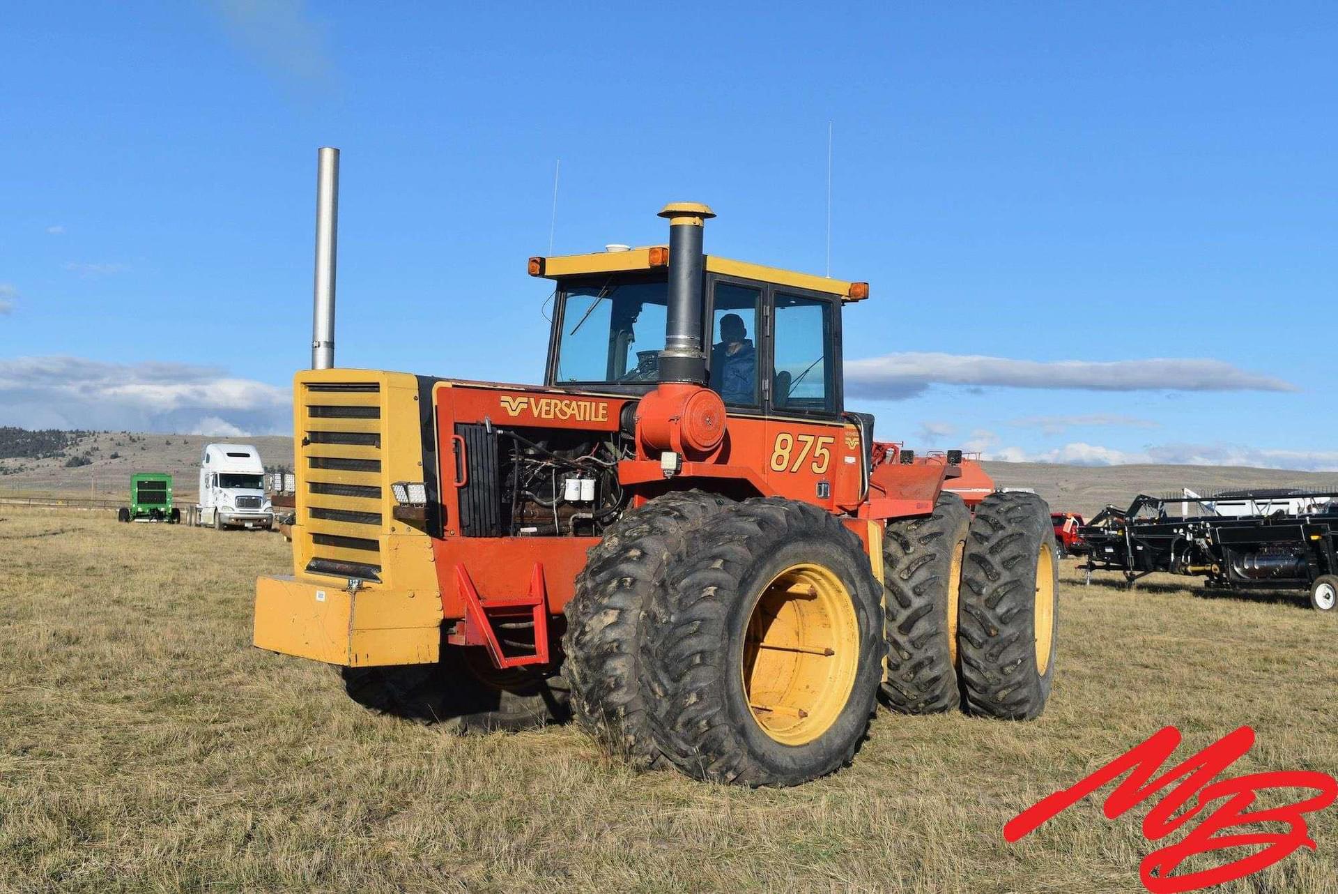 Tractor Zoom - 1982 Versatile 875