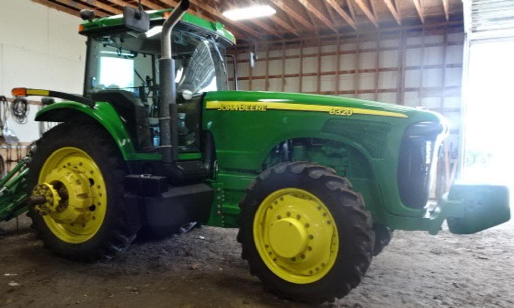Tractor Zoom - 2003 John Deere 8320