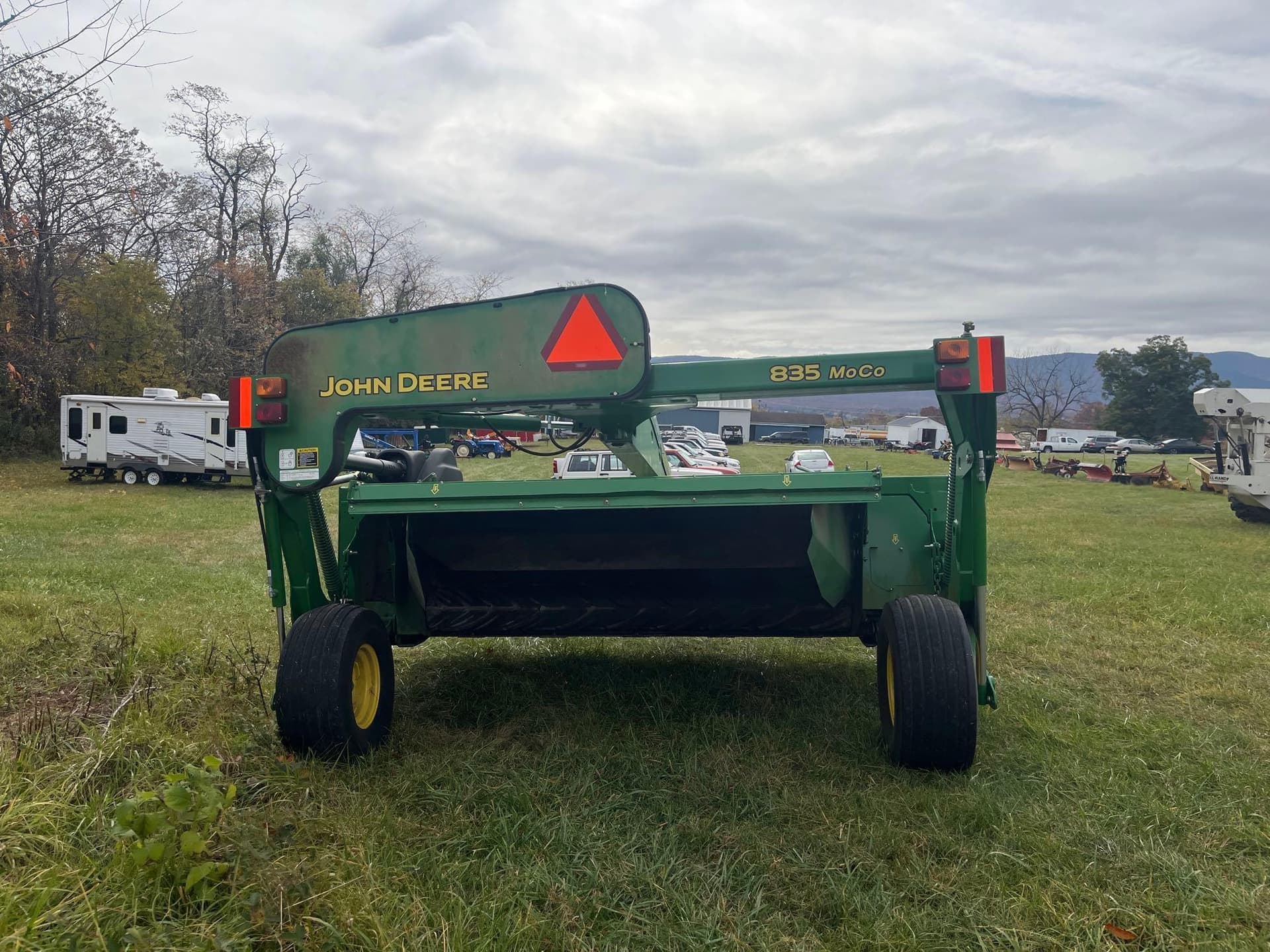 Tractor Zoom - John Deere 835