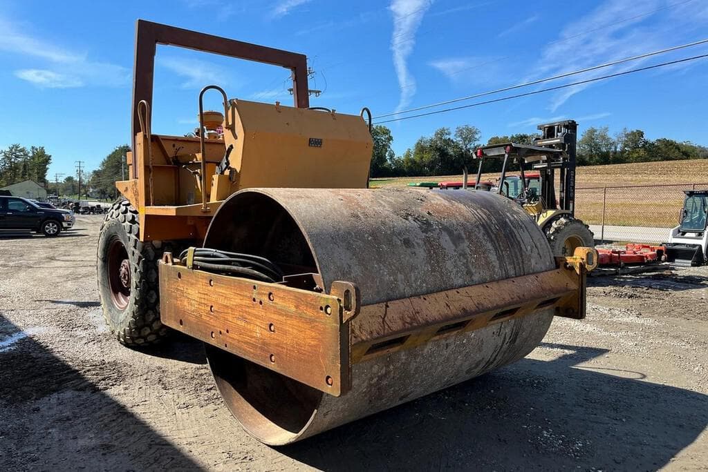 Tractor Zoom - Case W1102D