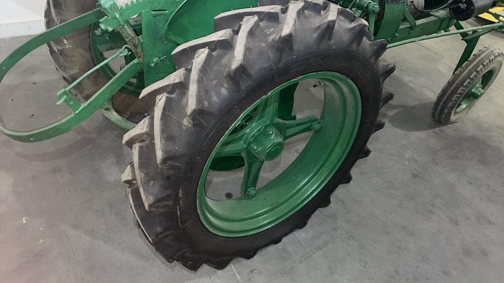 Tractor Zoom - SHAW DU-ALL R12T