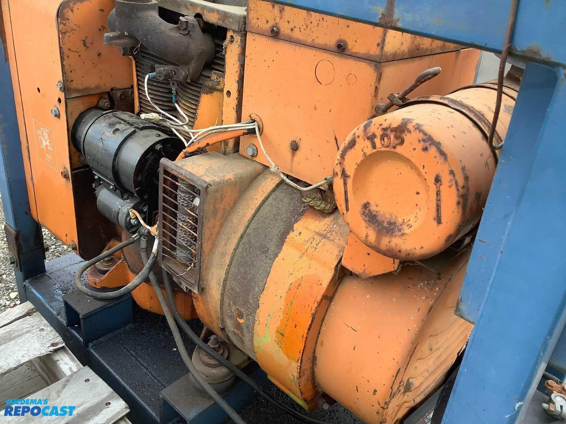 Tractor Zoom - Onan 6.0 DJB-3CE