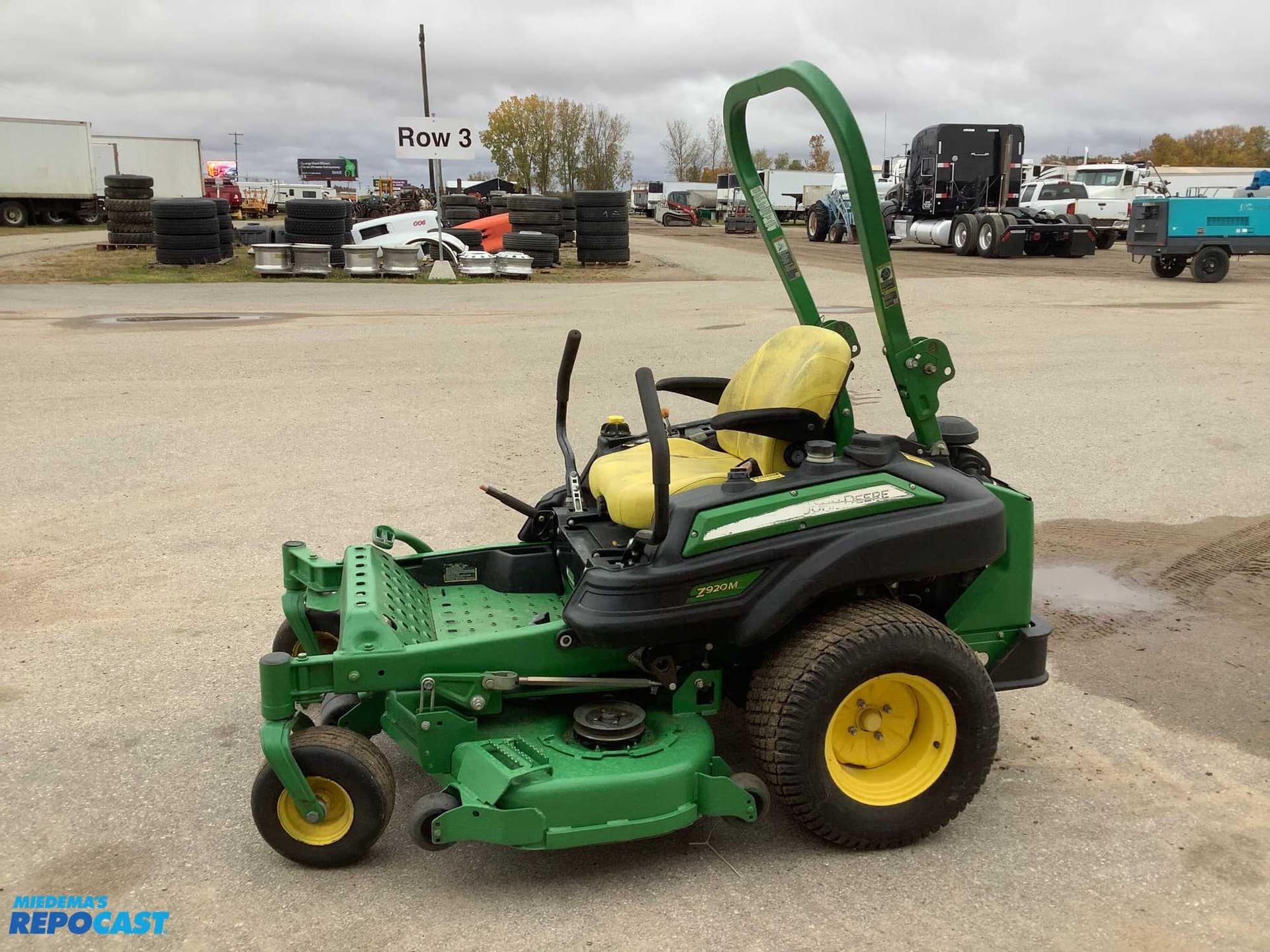Tractor Zoom - John Deere Z920M