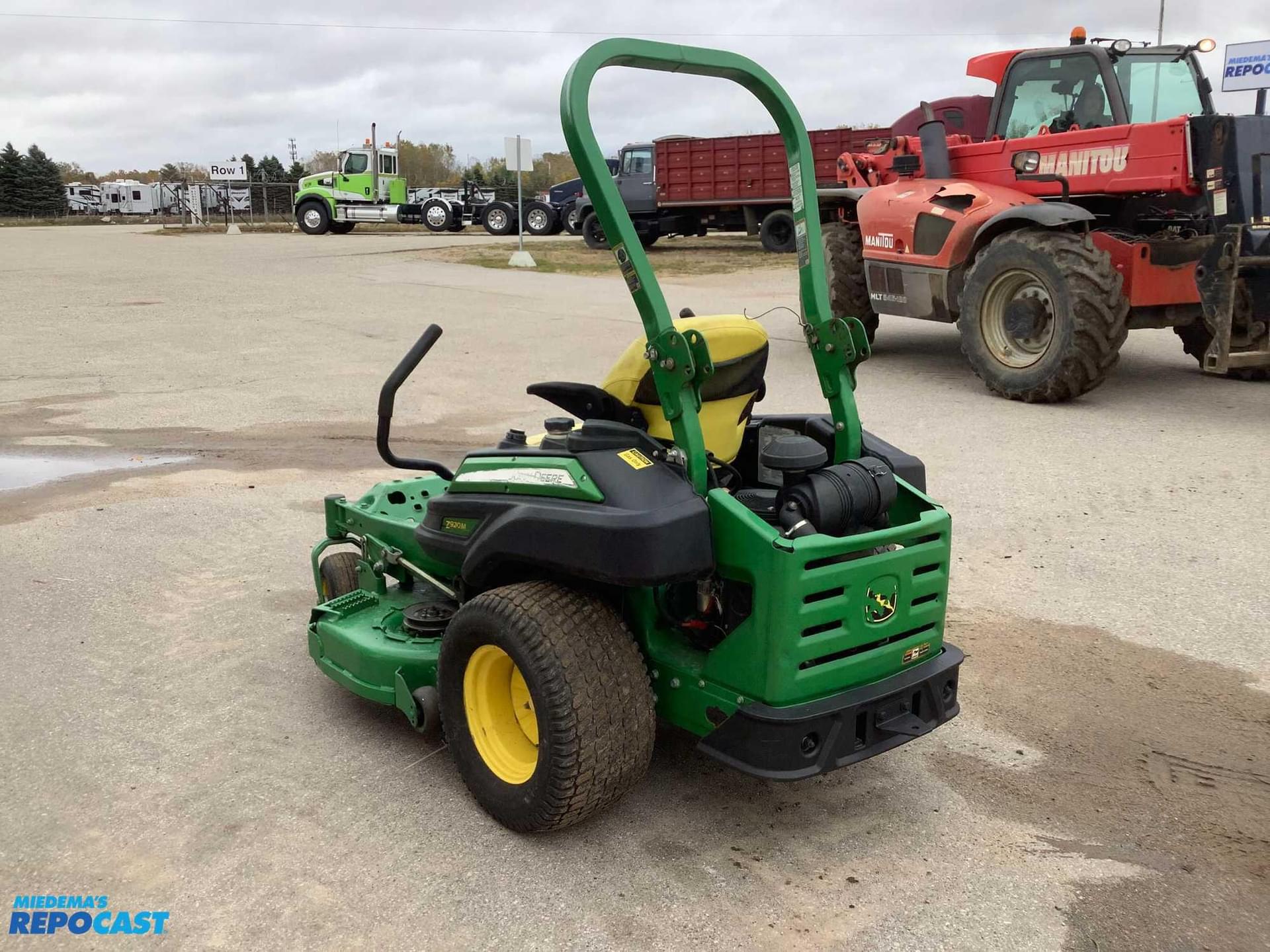 Tractor Zoom - John Deere Z920M