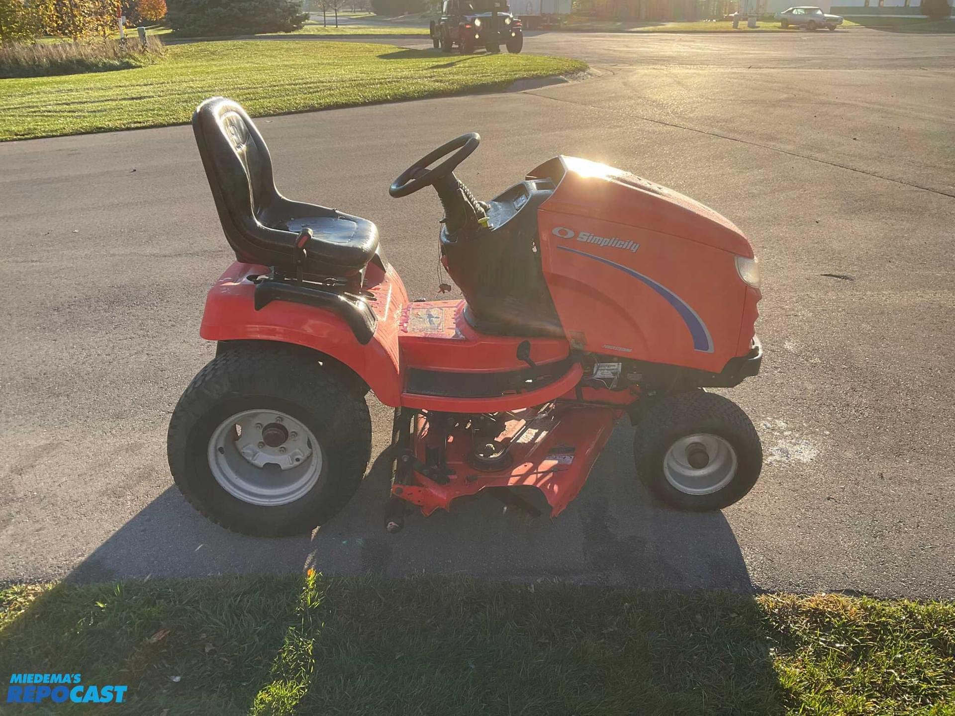 Tractor Zoom - Simplicity Prestige