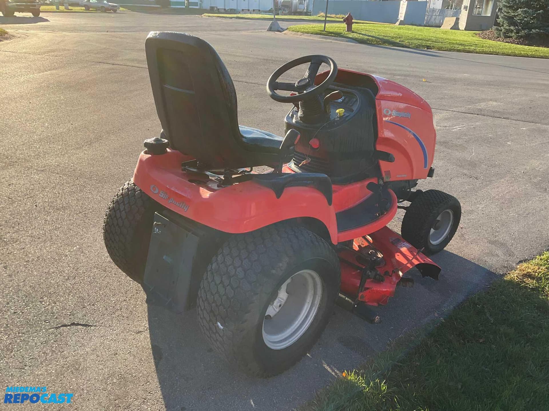 Tractor Zoom - Simplicity Prestige