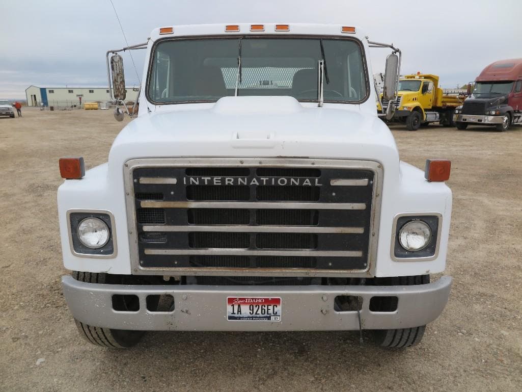 Tractor Zoom - 1984 International S1900