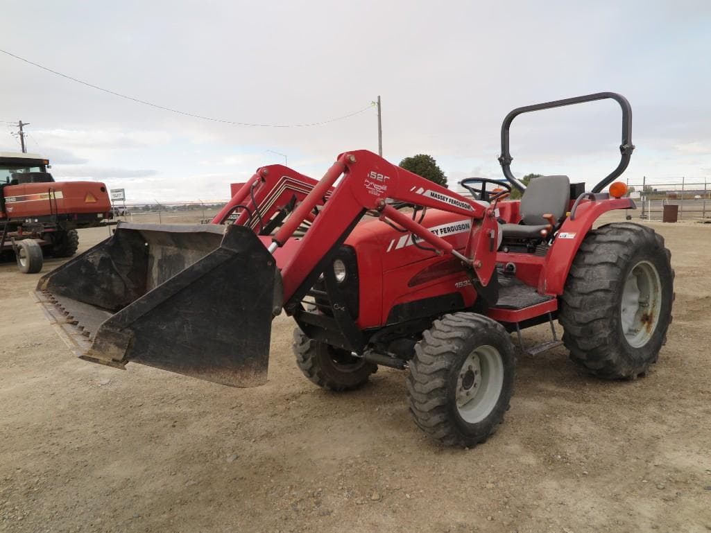 Tractor Zoom - Massey Ferguson 1533