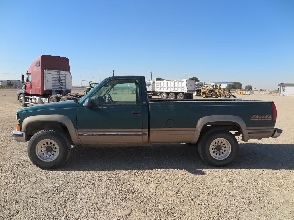Tractor Zoom - 1997 Chevrolet 2500