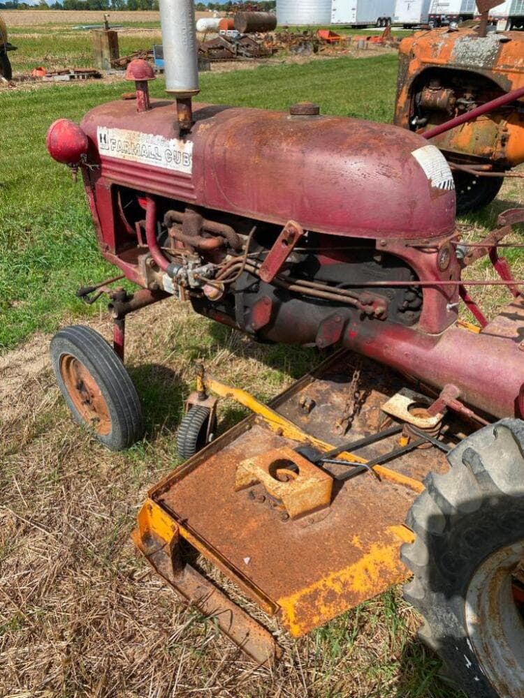 Tractor Zoom - 1950 Farmall Cub
