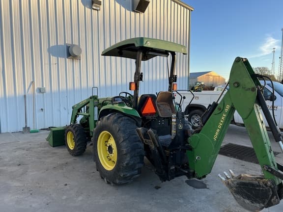 Tractor Zoom - 2001 John Deere 4700