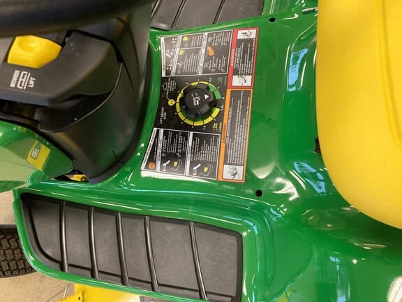 Tractor Zoom - 2023 John Deere X330