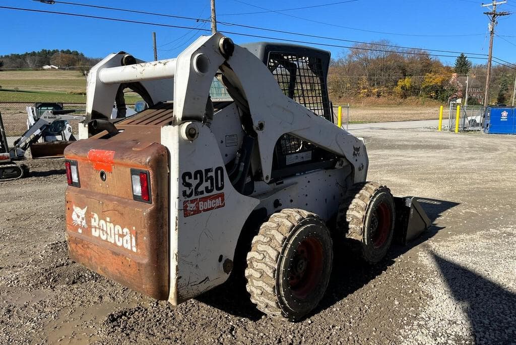 Tractor Zoom - 2008 Bobcat S250