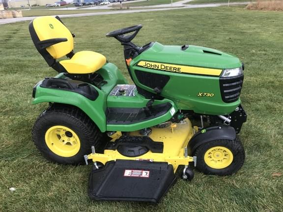 Tractor Zoom - 2021 John Deere X730