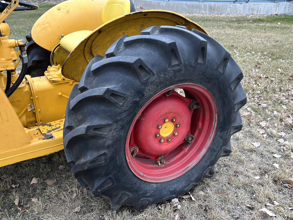 Tractor Zoom - Massey Ferguson 202