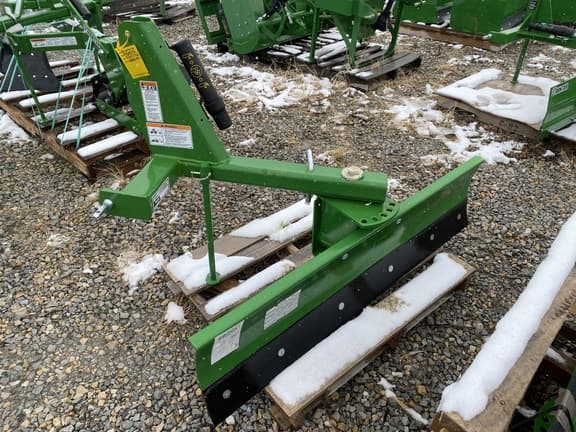 Tractor Zoom - 2022 Frontier RB2060