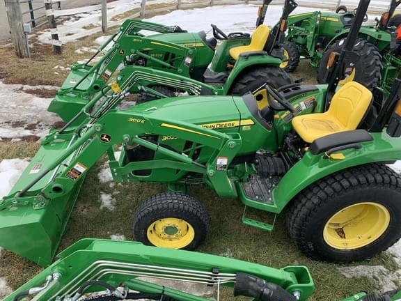 Tractor Zoom - 2021 John Deere 3025D