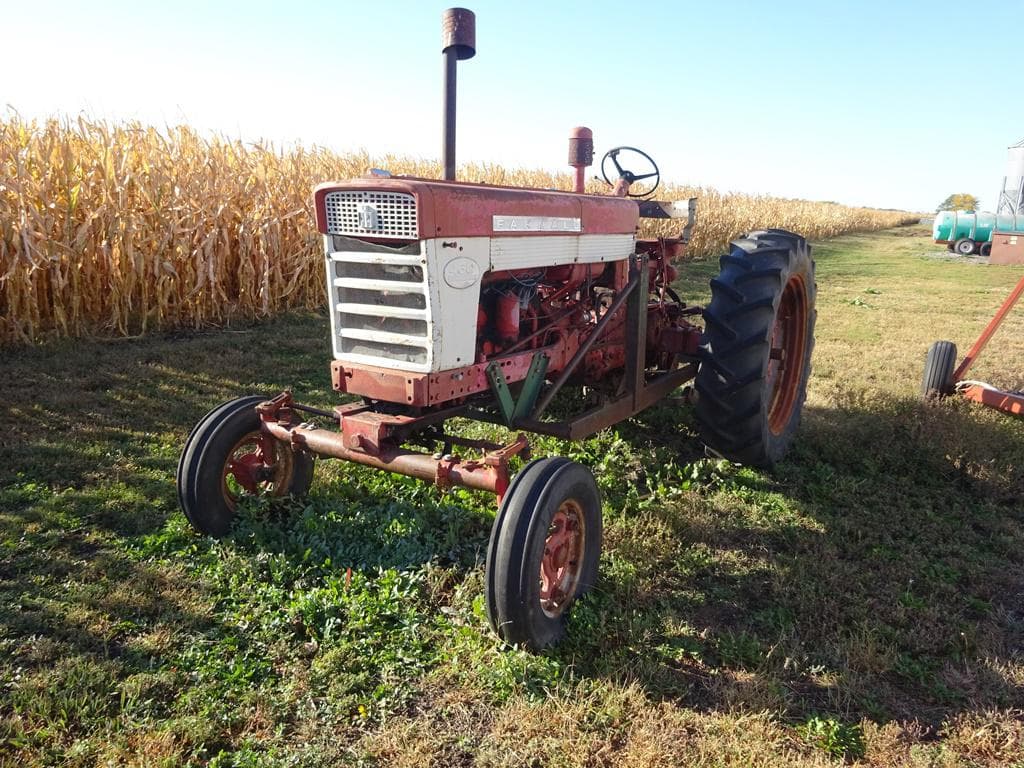 Tractor Zoom - International Harvester 460