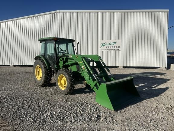 Tractor Zoom - 2013 John Deere 5093E