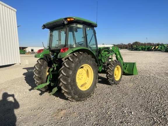 Tractor Zoom - 2013 John Deere 5093E