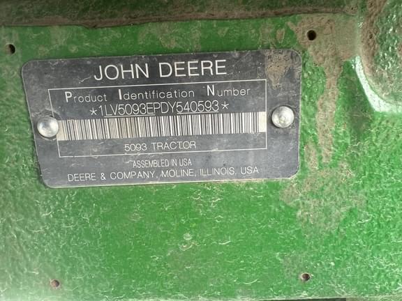 Tractor Zoom - 2013 John Deere 5093E