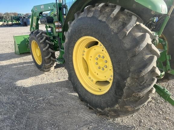 Tractor Zoom - 2013 John Deere 5093E