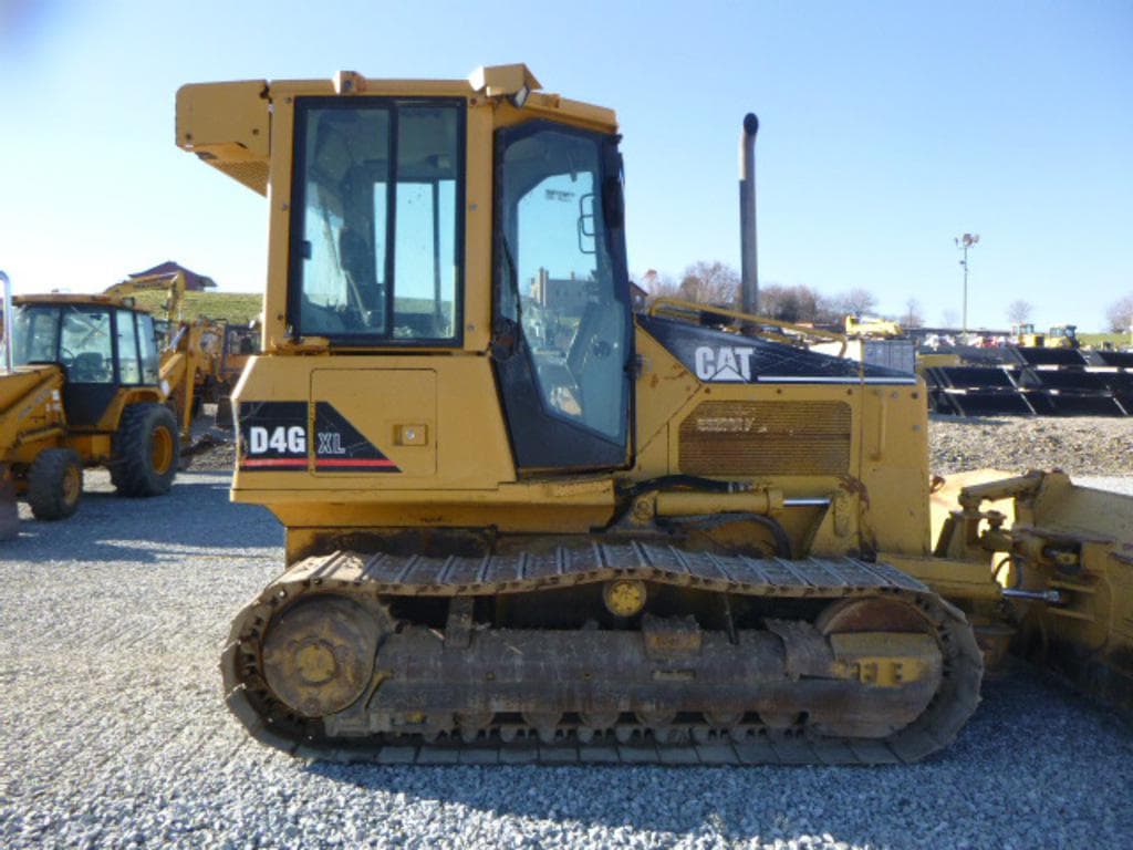 Tractor Zoom - 2003 Caterpillar D4GXL