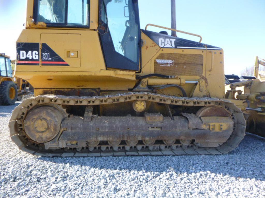 Tractor Zoom - 2003 Caterpillar D4GXL