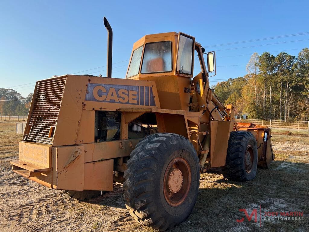 Tractor Zoom - 1984 Case W24C