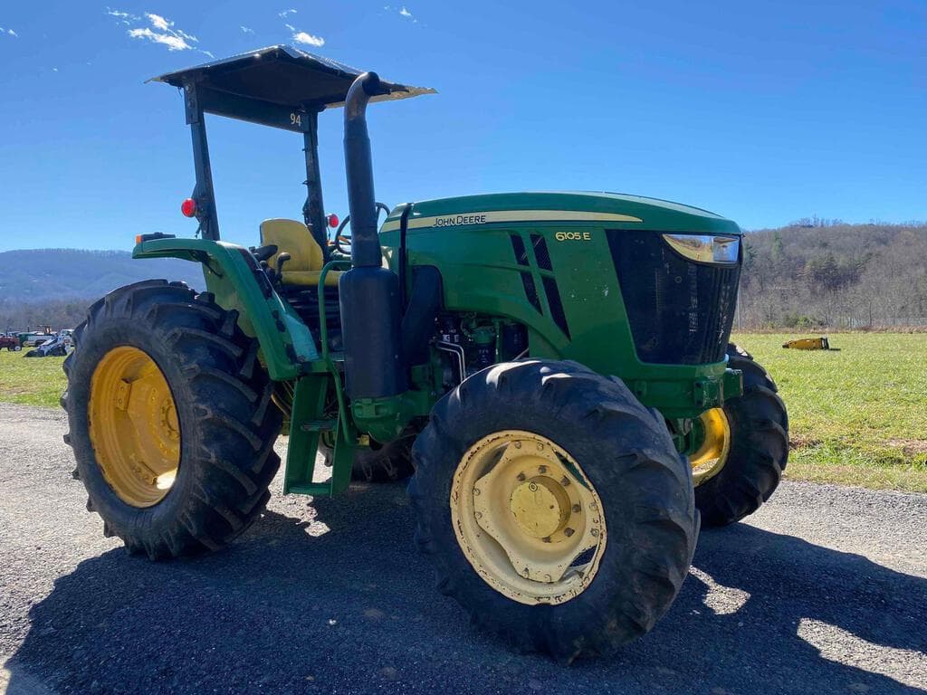 Tractor Zoom - John Deere 6105E