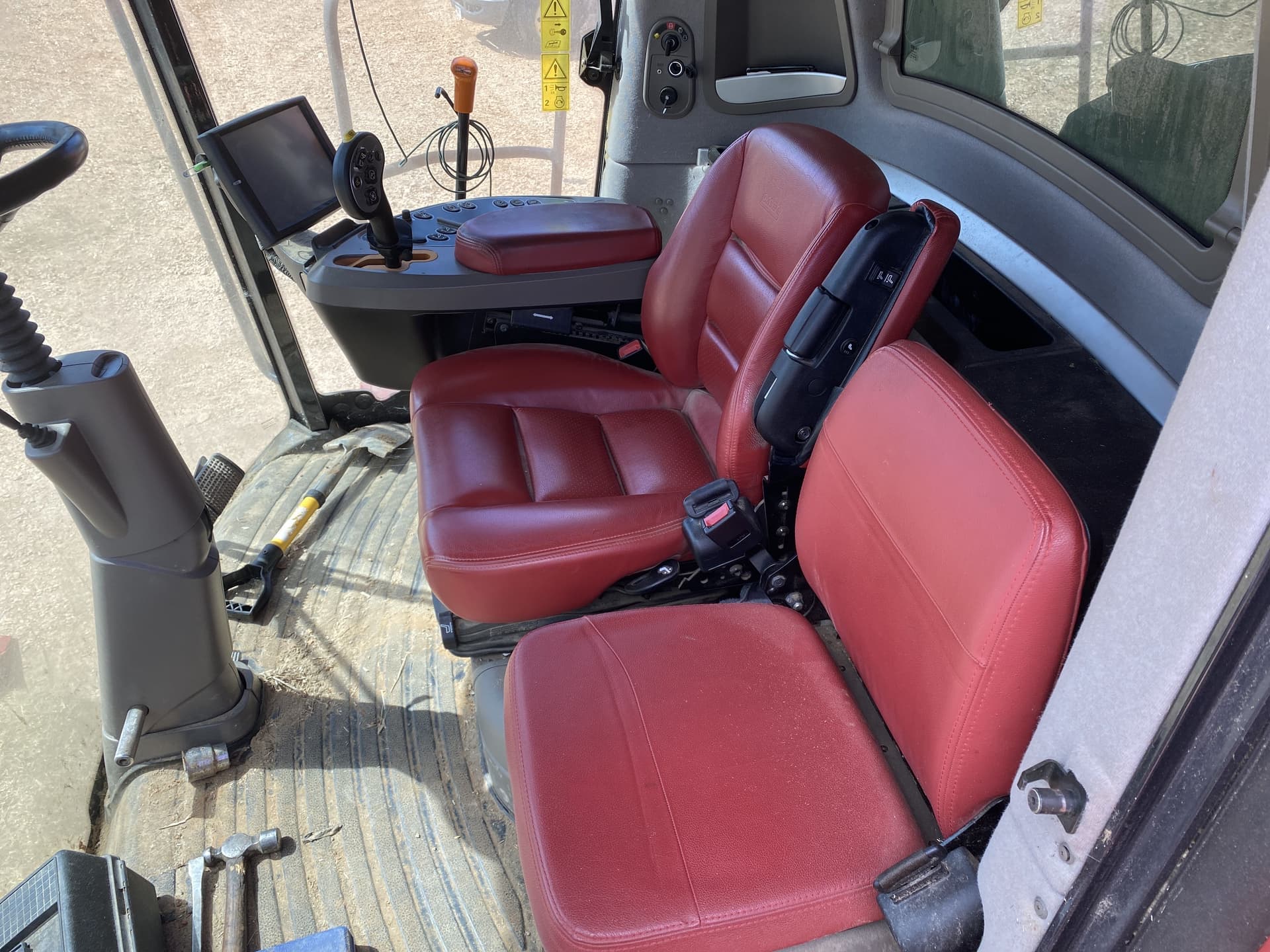 Tractor Zoom - 2015 Case IH 6140