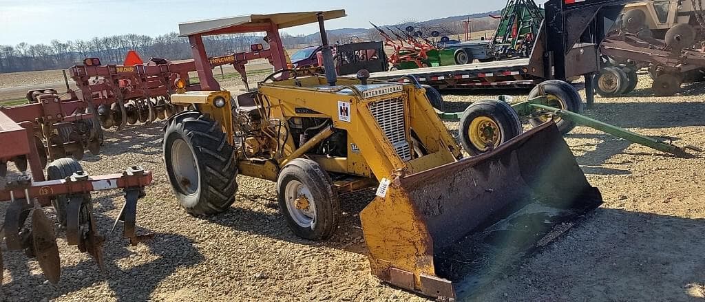 Tractor Zoom - International Harvester 3414