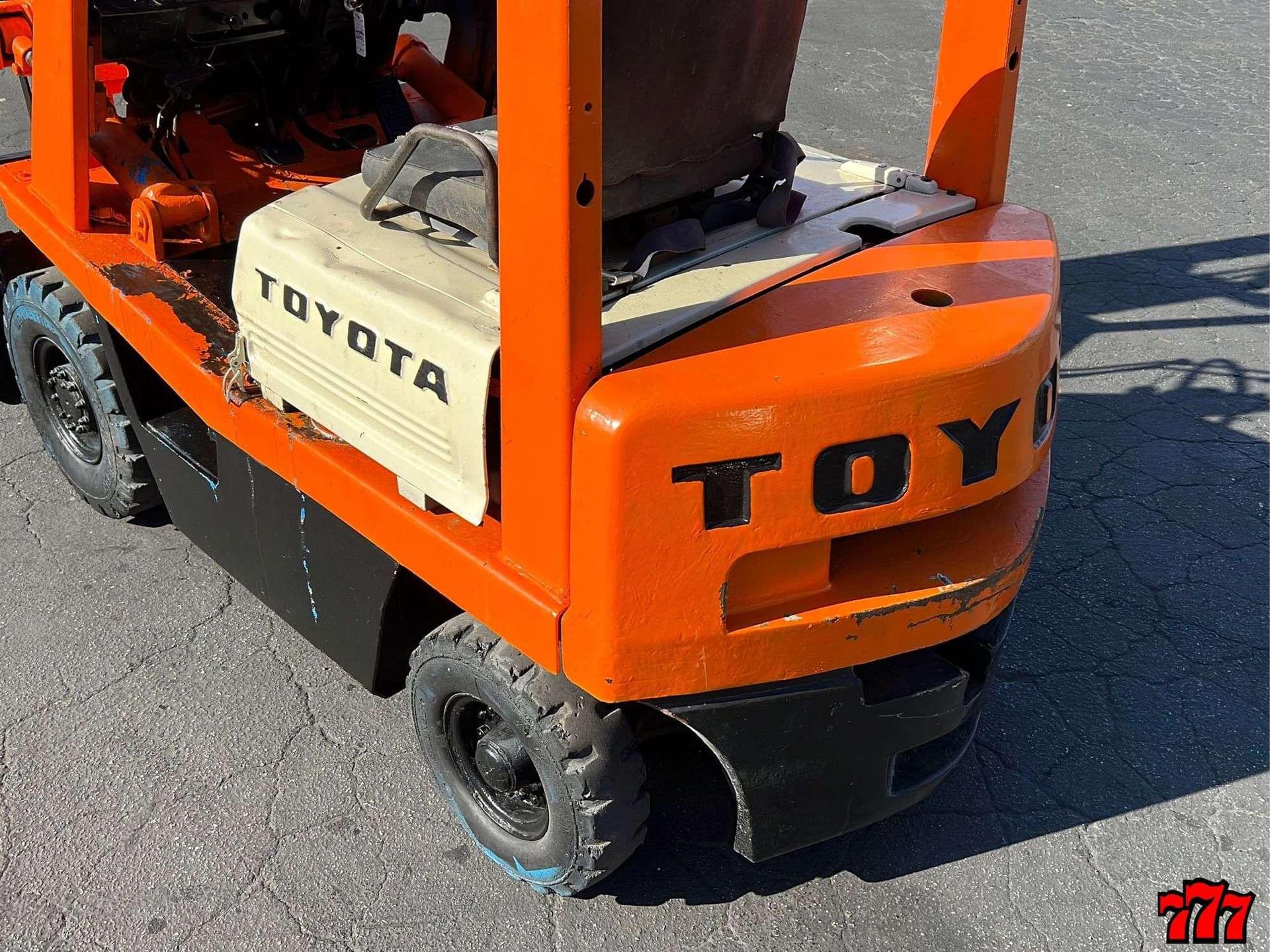 Tractor Zoom - Toyota 4FGL14