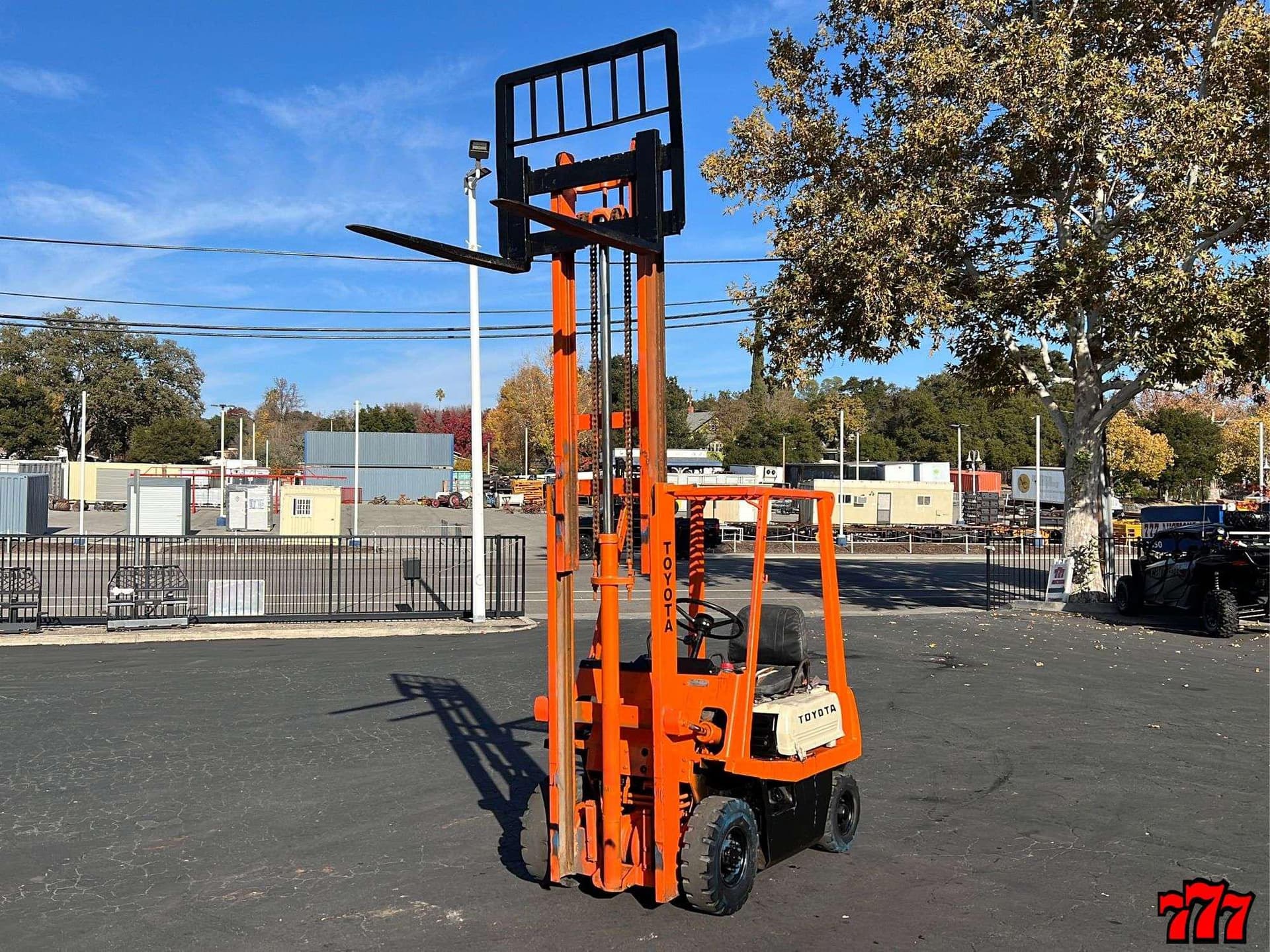 Tractor Zoom - Toyota 4FGL14