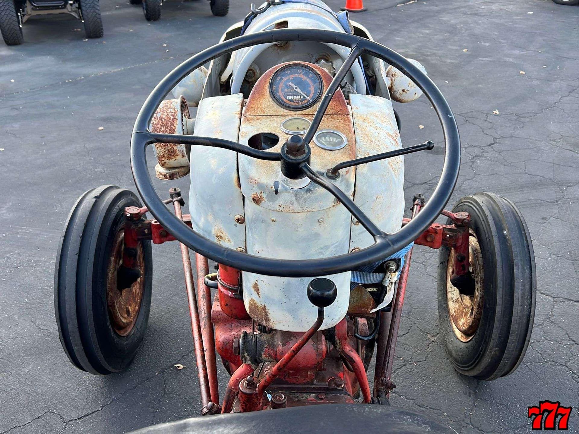 Tractor Zoom - Ford 800