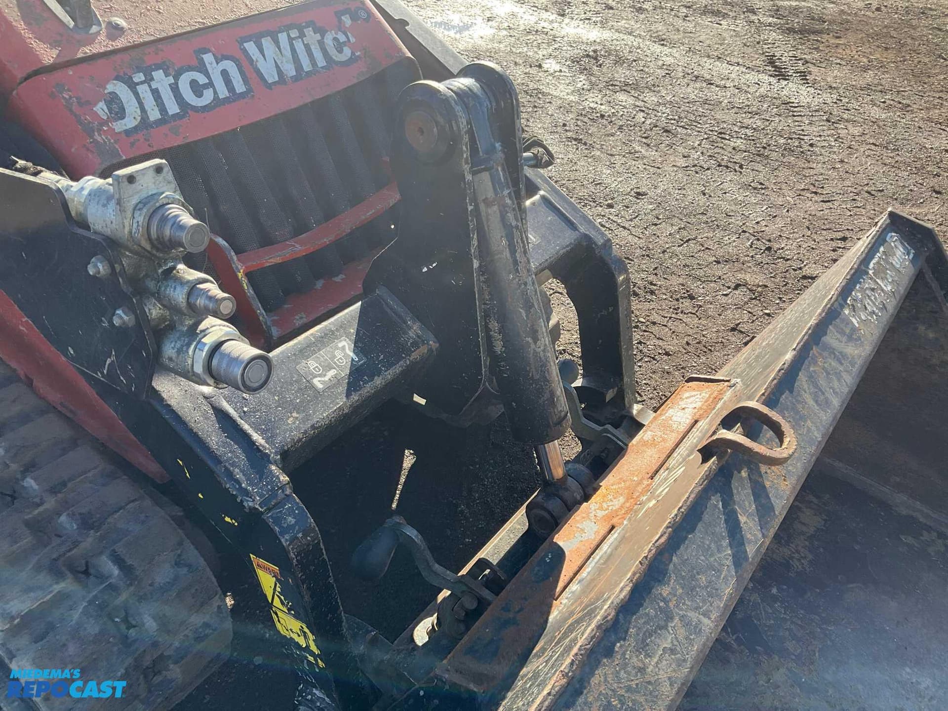 Tractor Zoom - 2019 Ditch Witch SK800