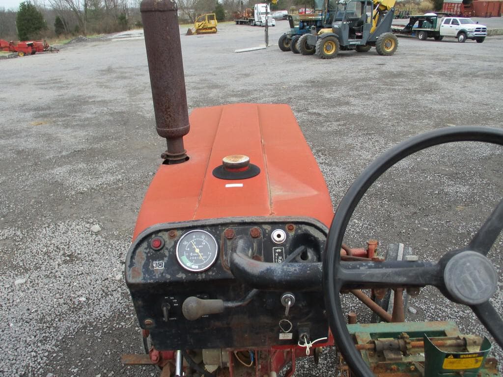 Tractor Zoom - International Harvester 274