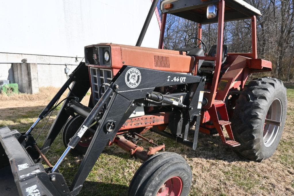 Tractor Zoom - 1978 International Harvester 886