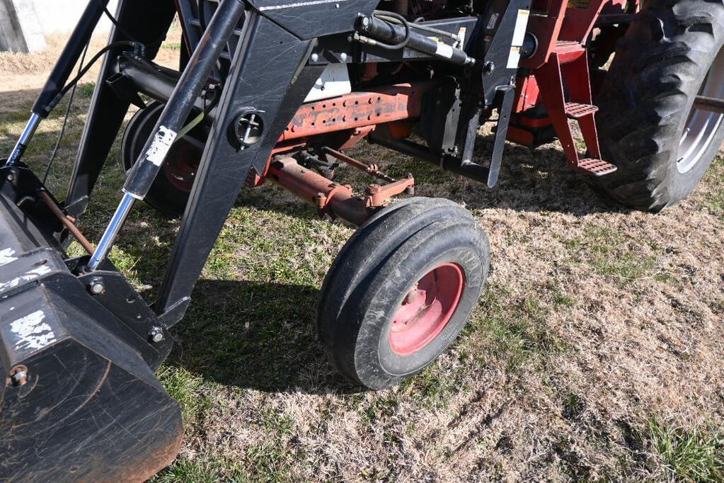 Tractor Zoom - 1978 International Harvester 886