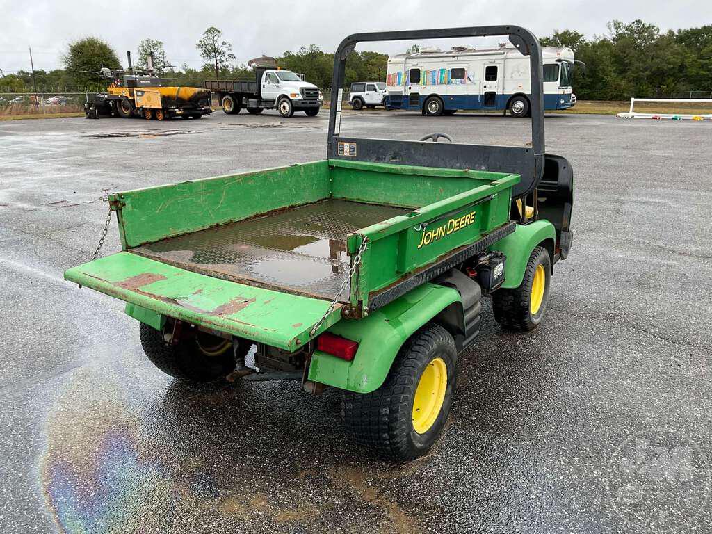 Tractor Zoom - John Deere Pro Gator 2020A