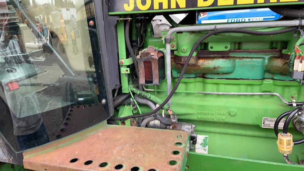 Tractor Zoom - John Deere 3055