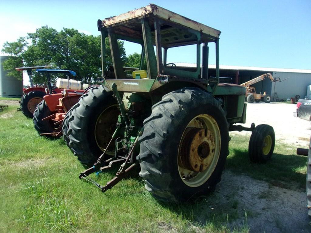 Tractor Zoom - John Deere 4320