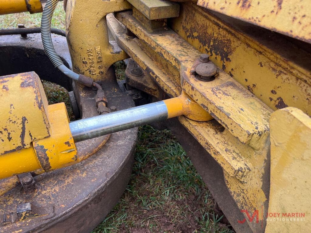 Tractor Zoom - Caterpillar D4H