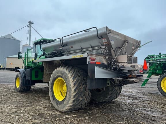 Tractor Zoom - 2022 John Deere 800R
