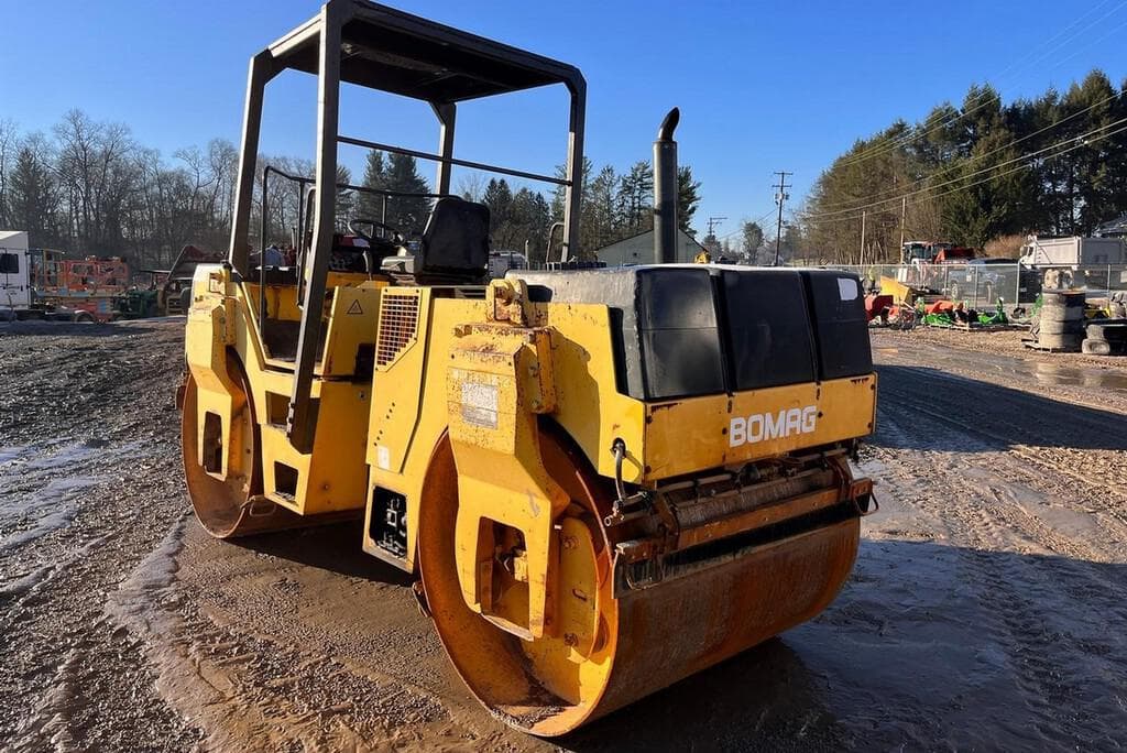 Tractor Zoom - Bomag BW141