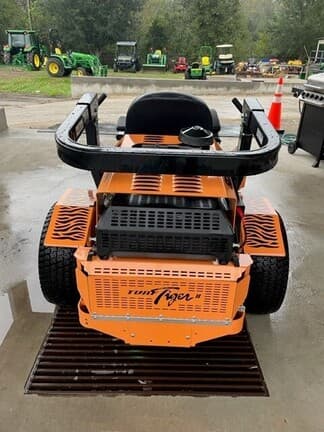 Tractor Zoom - 2022 Scag Turf Tiger II